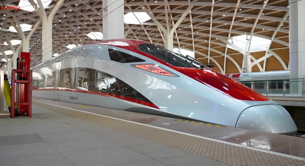 Harga Tiket Kereta Cepat Whoosh Rp300 Ribu, Begini 3 Cara Belinya