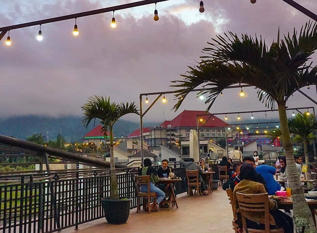 7 Tempat Makan di Batu dengan View Bagus, Yuk Coba!