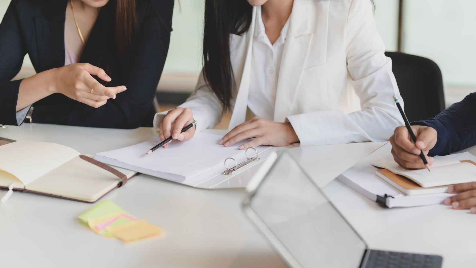 Format Minute of Meeting: Cara Membuat dan Contoh MoM