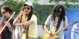 25 Daftar Lagu Reggae Enak yang Wajib Kamu Dengarkan!