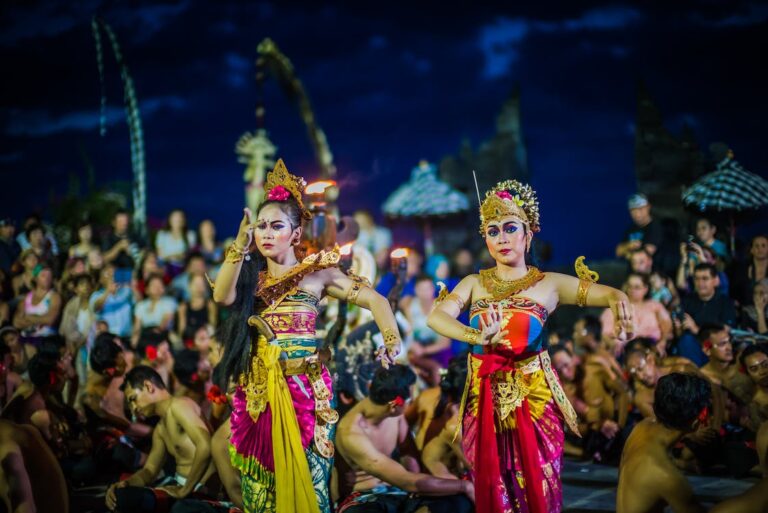18 Warisan Budaya Indonesia yang Diakui UNESCO, Nggak Cuma Batik!