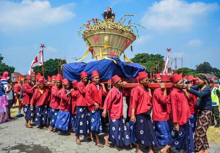 18 Warisan Budaya Indonesia yang Diakui UNESCO, Nggak Cuma Batik!