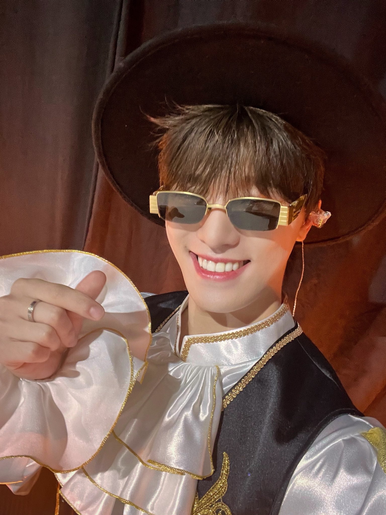 Siapa Pi Cheolin? Sosok Viral di Panggung Golden Disk Awards 2024