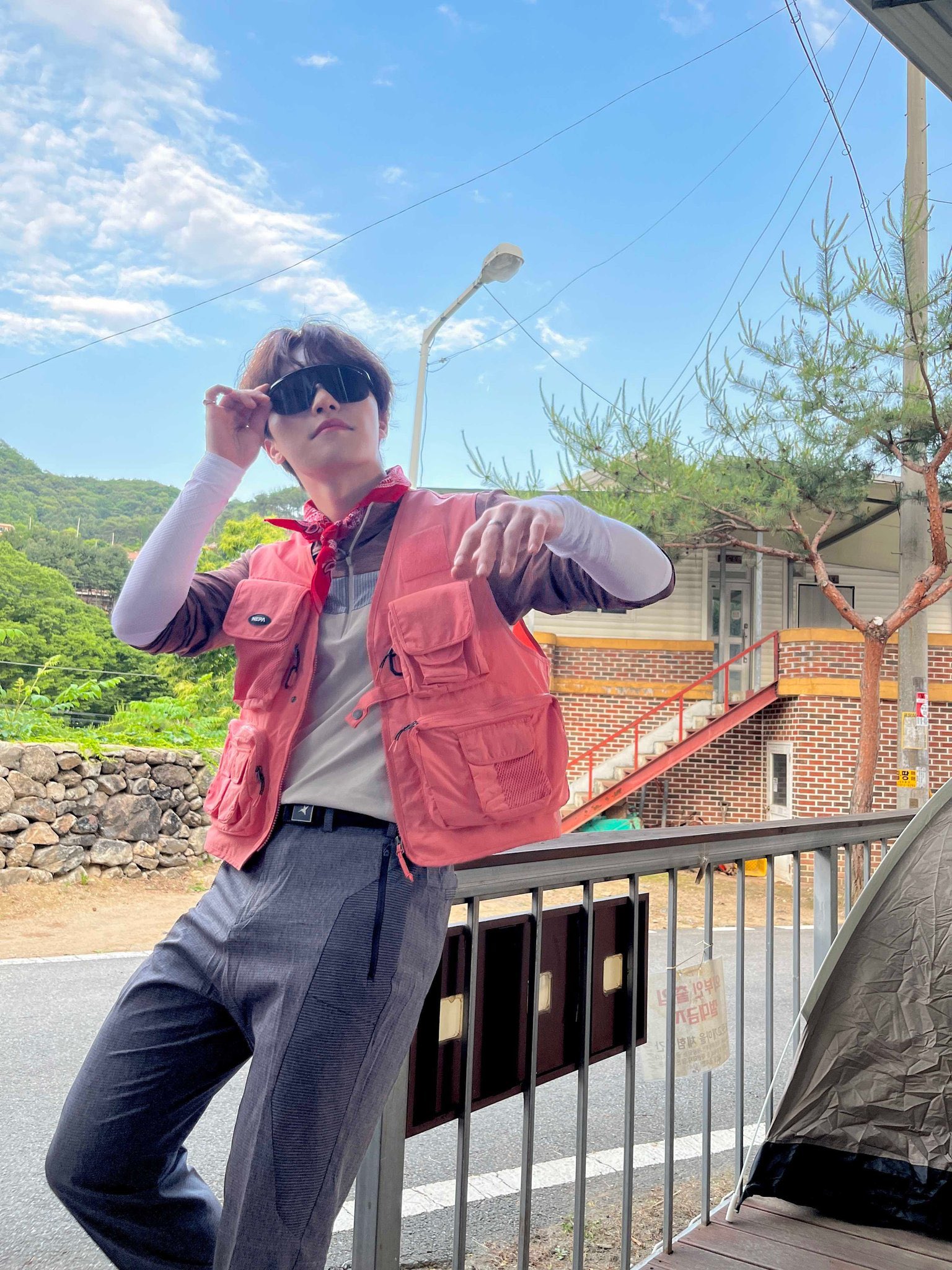 Siapa Pi Cheolin? Sosok Viral di Panggung Golden Disk Awards 2024