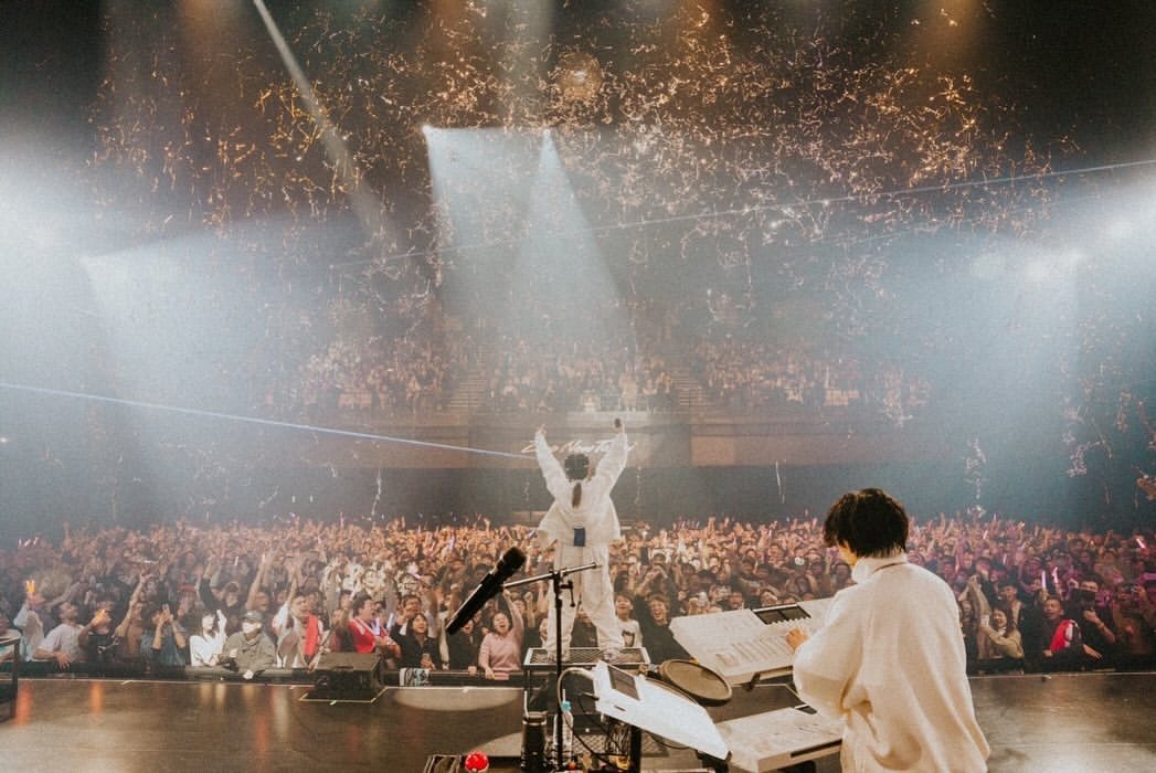 YOASOBI, Jenius Vocaloid yang Jadi Sensasi Musik Dunia